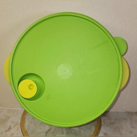 Tupperware | Kitchen | Tupperware Crystal Wave Microwaveable Divided ...